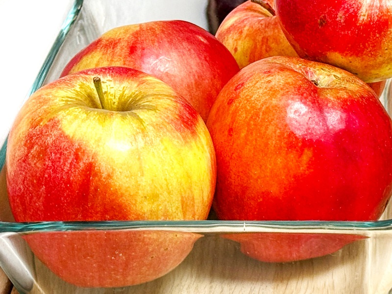 Crisp Red and Golden Apples Jigsaw Puzzle